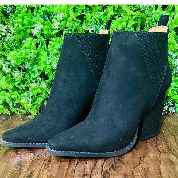 Qupid | Shoes | New Qupid Danielle Suede Bootie In Black | Poshmark